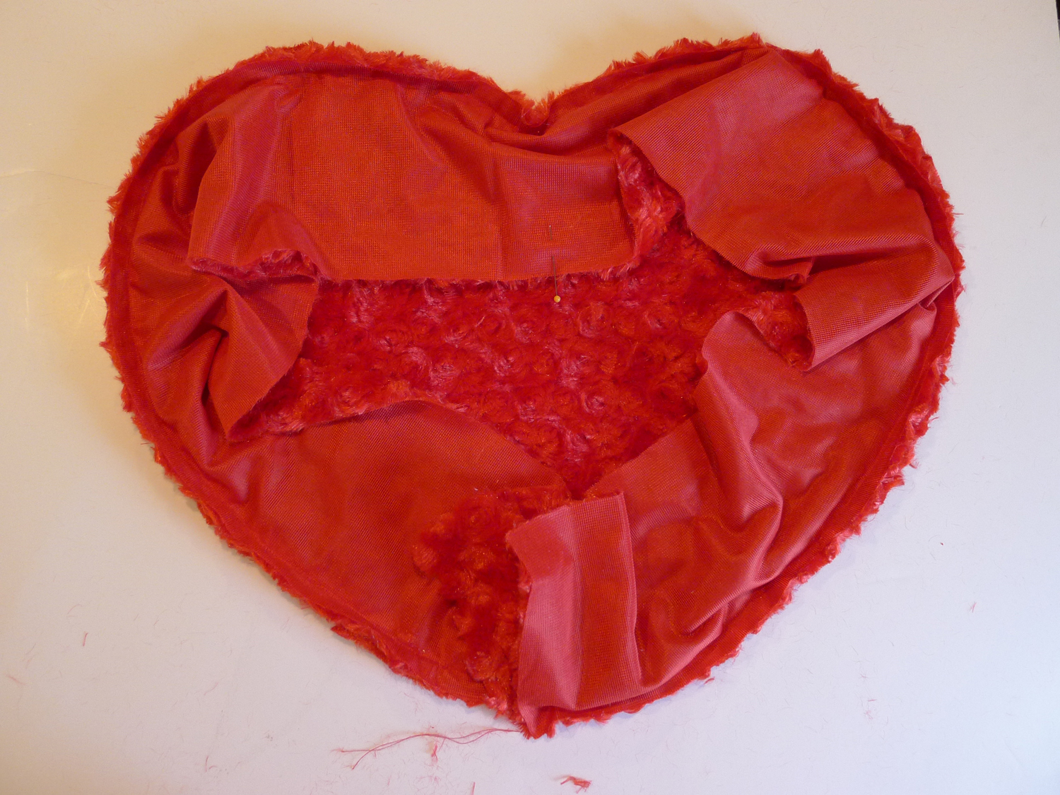 Cuddle Heart Pillows - Valentine Pillows - Fairfield World Craft Projects