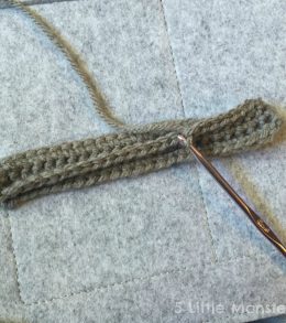 Crochet Phone or Tablet Stand - Fairfield World Craft Projects